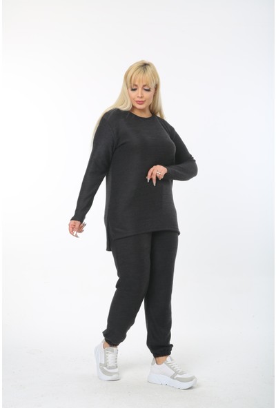 Kasheha Kadın Siyah Yırtmaçlı Büyük Beden Lastik Paçalı Yumoş Kumaş Eşofman Takımı - BUY6097010 Kasheha Kadın Siyah Yırtmaçlı Büyük Beden Lastik Paçalı Yumoş Kumaş Eşofman Takımı - BUY6097010