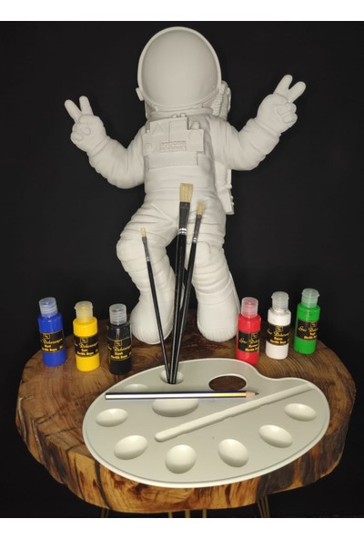 GNC Boyanabi̇li̇r Astronot Heykeli̇