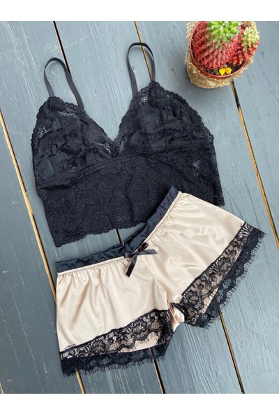 Arensa Siyah Şortlu Kapsız Bustiyer Takım