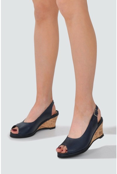 Çakıcı Ckc-Gova Kadın Hakiki Deri Mantar Dolgu Topuk 6 cm Sandalet Çakıcı Ckc-Gova Kadın Hakiki Deri Mantar Dolgu Topuk 6 cm Sandalet