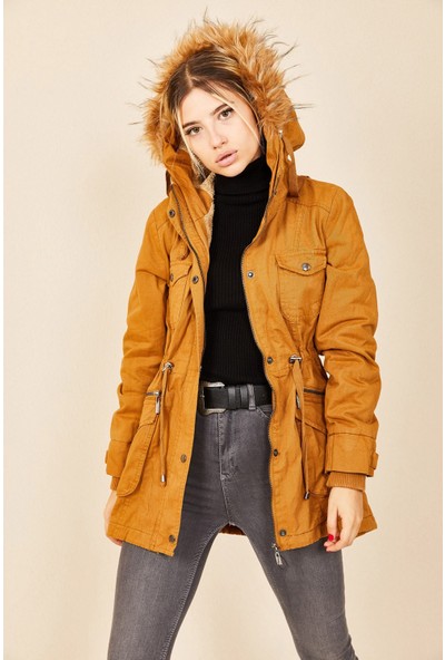 Hakke Kolucu Apolet Cep Zincir Kapşonlu Kaban