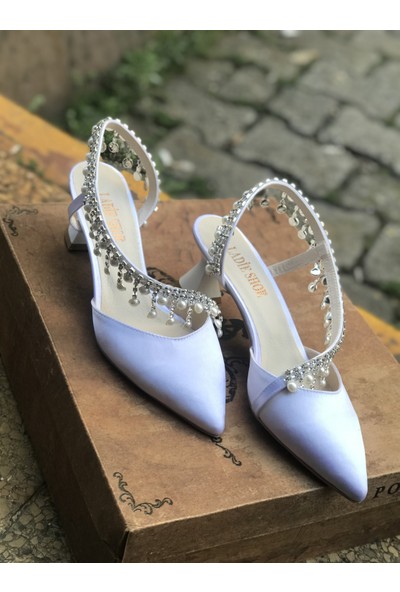 Ladieshoe Döküm Incili Kadın Ayakkabı Beyaz