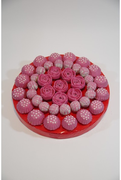 Maff Butik Pasta Pembe Güller Tartolet ve Kek Buketi Maff Butik Pasta Pembe Güller Tartolet ve Kek Buketi