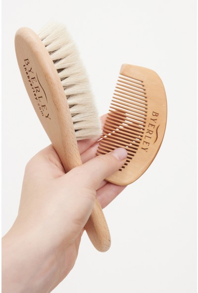 Byerley 2'li Set (Bebek Fırçası ve Saç Tarağı) Byerley 2'li Set (Bebek Fırçası ve Saç Tarağı)