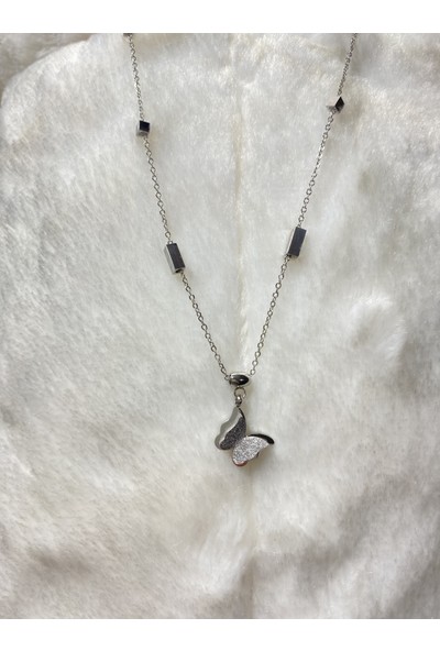 Royal Steel Gümüş Renk Kelebek Figürlü Kadın Çelik Kolye Royal Steel Gümüş Renk Kelebek Figürlü Kadın Çelik Kolye