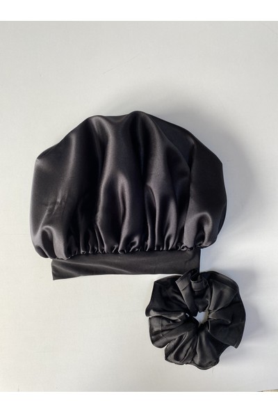 Pistore Kıvırcık Saçlılar Için Siyah Saten Bone ve Toka Seti Pistore Kıvırcık Saçlılar Için Siyah Saten Bone ve Toka Seti