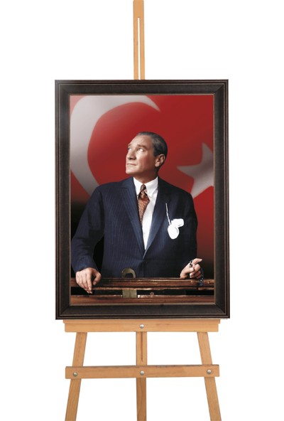 Tekin Özalit Ceviz Rengi Çerçeveli Türk Bayrağı Fonlu Atatürk Portresi Tekin Özalit Ceviz Rengi Çerçeveli Türk Bayrağı Fonlu Atatürk Portresi