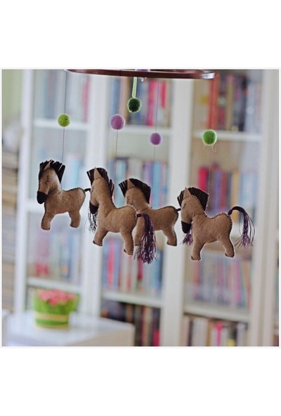 Keçeden El Yapımı At Figür Dönence