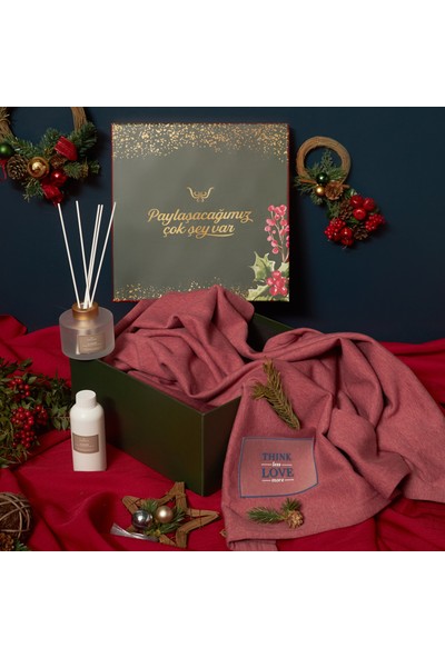 Karaca New Year - Yeni Yıl Comfort Hediye Kutusu Karaca New Year - Yeni Yıl Comfort Hediye Kutusu