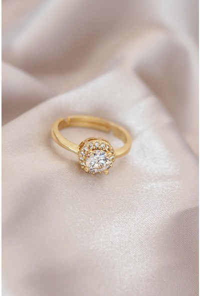 KaktüsKedi Ayarlamalı Altın Renk Zirkon ve Kristal Taşlı Oval Model Yüzük KaktüsKedi Ayarlamalı Altın Renk Zirkon ve Kristal Taşlı Oval Model Yüzük