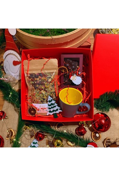 Kupalı Atıştırmalık Yılbaşı Paketi Kadınların Elinden Kupalı Atıştırmalık Yılbaşı Paketi Kadınların Elinden