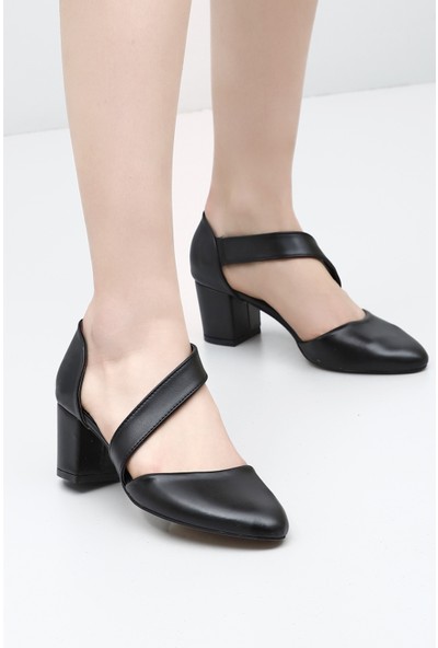 Gönderi(R) Kadın Yuvarlak Burun Çapraz Bantlı Topuklu Ayakkabı 35938