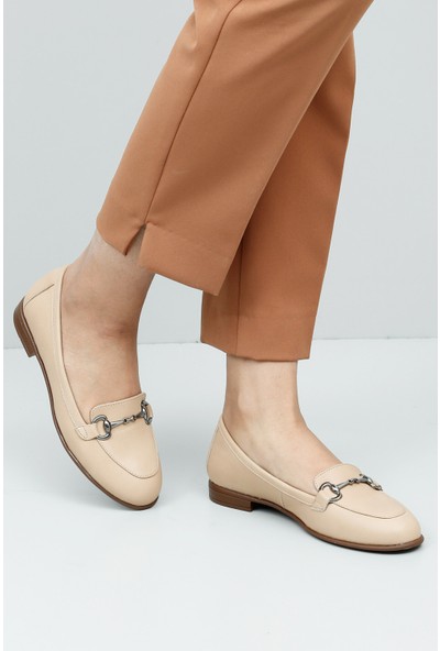 Gönderi(R) Hakiki Deri Yuvarlak Burun Düz Taban Tokalı Kadın Babet 24162
