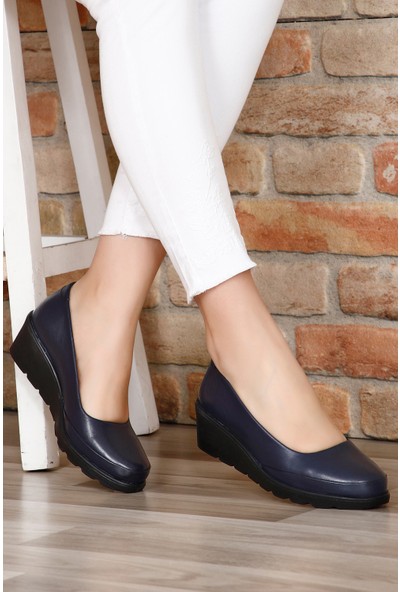 Gönderi(R) Hakiki Deri Yuvarlak Burun Dolgu Taban Kadın Günlük Ayakkabı 24089