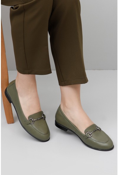 Gönderi(R) Hakiki Deri Yuvarlak Burun Düz Taban Tokalı Kadın Babet 24162