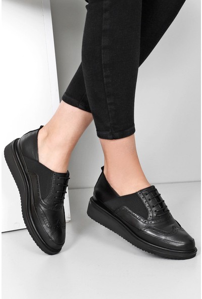 Gönderi(R) Hakiki Deri Yuvarlak Burun Dolgu Taban Bağcıklı Lastikli Kadın Ayakkabı 24084
