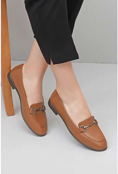 Gönderi(R) Hakiki Deri Yuvarlak Burun Düz Taban Tokalı Kadın Babet 24162