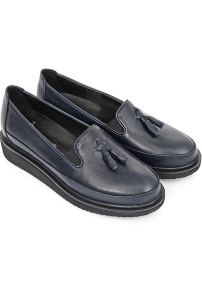 Gönderi(R) Hakiki Deri Yuvarlak Burun Dolgu Taban Püsküllü Kadın Günlük Ayakkabı 24142