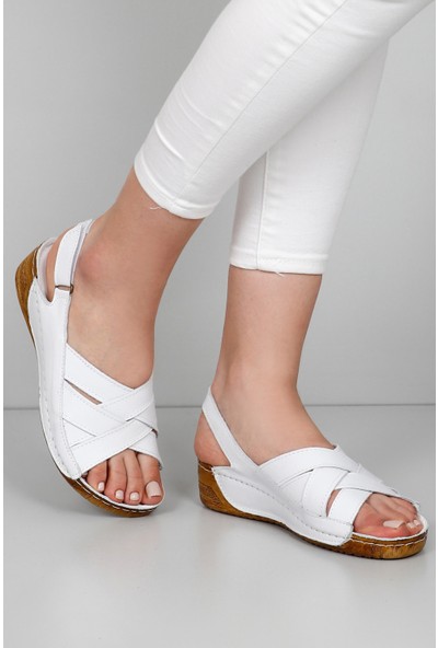 Gönderi(R) Hakiki Deri Kadın Dolgu Taban Sandalet 42310