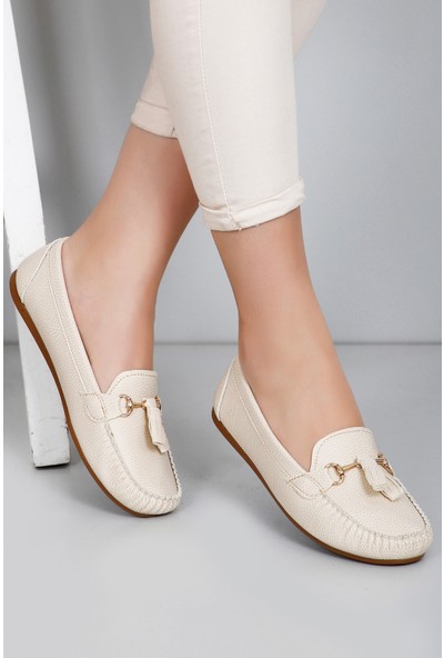 Gönderi(R) Yuvarlak Burun Düz Taban Tokalı Püsküllü Kadın Babet 30120