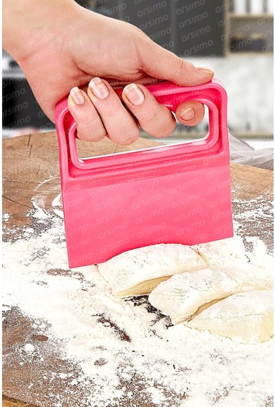 Newstore Home Plastik Hamur Kesme ve Kazıma Spatulası Newstore Home Plastik Hamur Kesme ve Kazıma Spatulası