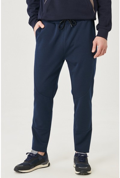 Standart Fit Beli ve Paçası Lastikli Rahat Spor Eşofman Altı