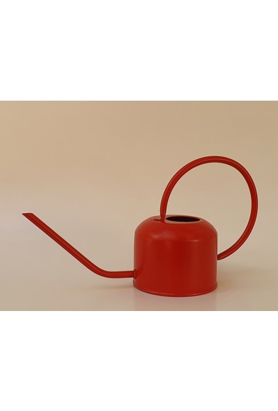Bitki Sulama Kabı 0,9 Lt Kırmızı Bitki Sulama Kabı 0,9 Lt Kırmızı