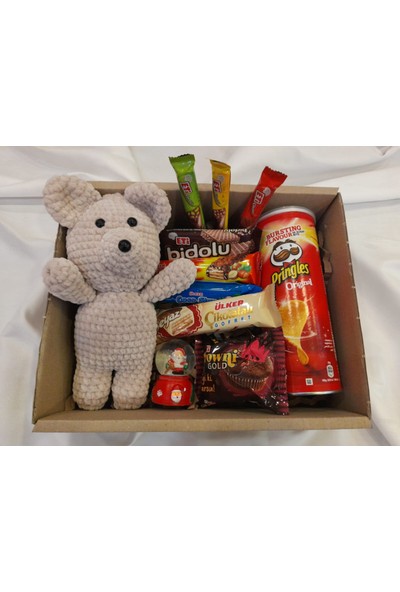 Yonca Sevimli Ayıcık ve Noel Babalı Yılbaşı Atıştırmalık Hediye Kutusu Yonca Sevimli Ayıcık ve Noel Babalı Yılbaşı Atıştırmalık Hediye Kutusu