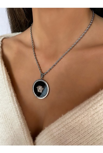 Takı Noktası Gümüş Versace Medusa Model Çelik Genç Yetişkin Kadın Kolye Takı Noktası Gümüş Versace Medusa Model Çelik Genç Yetişkin Kadın Kolye