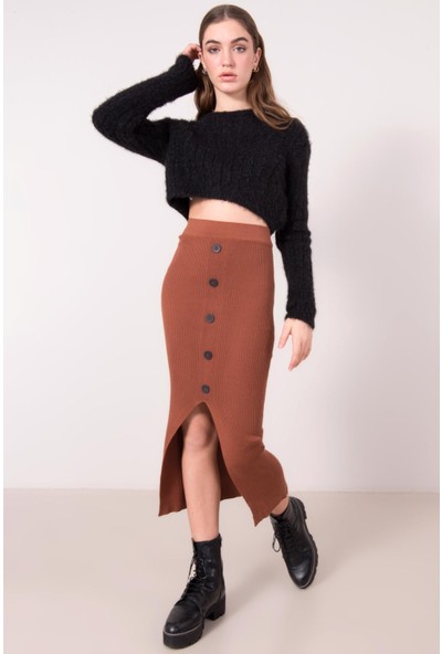 Butikçe Düğme Detaylı Yırtmaçlı Triko Dar Etek Butikçe Düğme Detaylı Yırtmaçlı Triko Dar Etek