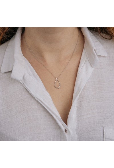 Siena 0,08 Karat, 14 Ayar Pırlanta Baget Taşlı Kolye Siena 0,08 Karat, 14 Ayar Pırlanta Baget Taşlı Kolye