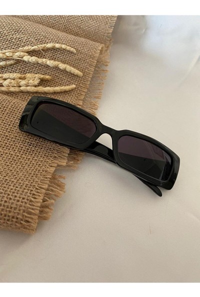 Modalucci Vintage Model Baklava Desen Detaylı Siyah Unisex Güneş Gözlüğü Mlvintagebaklava Modalucci Vintage Model Baklava Desen Detaylı Siyah Unisex Güneş Gözlüğü Mlvintagebaklava