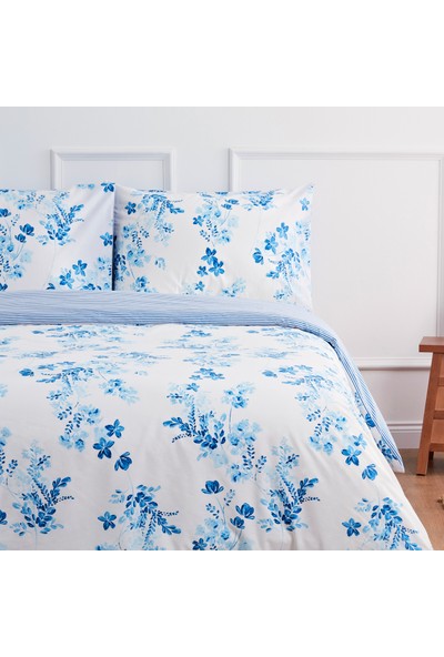 Leruum London Sevilla %100 Pamuk Battal Boy Nevresim ve 2 Adet Yastık Kılıfı Seti Mavi Çiçekli ve Çizgili Leruum London Sevilla %100 Pamuk Battal Boy Nevresim ve 2 Adet Yastık Kılıfı Seti Mavi Çiçekli ve Çizgili