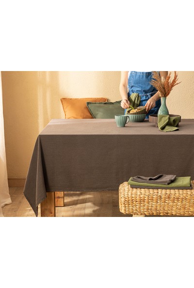 English Home Grandeur Pamuk Masa Örtüsü 150 x 200 cm Kahve English Home Grandeur Pamuk Masa Örtüsü 150 x 200 cm Kahve