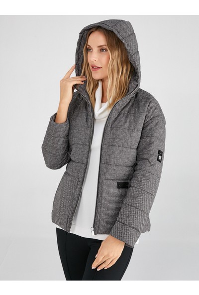 Faik Sönmez Gıngham Desenli Kapitone Mont 63348 Faik Sönmez Gıngham Desenli Kapitone Mont 63348