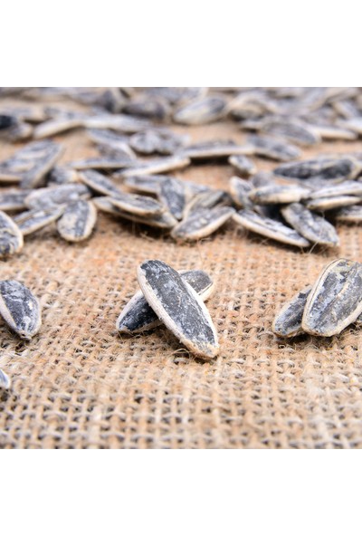 Tuzlu Siyah Çekirdek 500GR