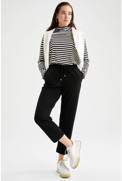 DeFacto Carrot Fit Beli Bağcıklı Pantolon W3410AZ22SP DeFacto Carrot Fit Beli Bağcıklı Pantolon W3410AZ22SP