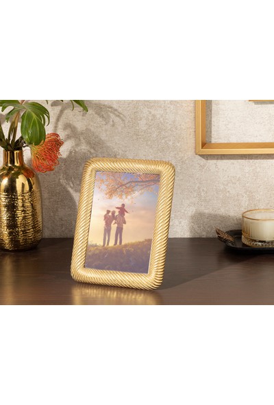 English Home Alicia Çerçeve 16.8X22X1.8 cm Gold