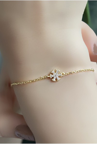 Aslım Silver 925 Ayar Gümüş Altın Kaplama Beyaz Taş Kar Tanesi Model Bileklik Aslım Silver 925 Ayar Gümüş Altın Kaplama Beyaz Taş Kar Tanesi Model Bileklik