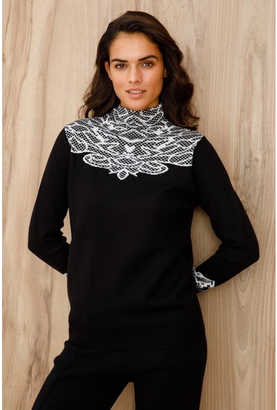On Kadın Dik Yaka Dantel Desenli Triko Siyah Kazak 55330