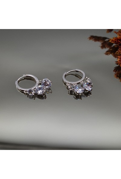 Grand-e Store Jewelry Zirkon 4 Taşlı Shakira Silver Küpe Grand-e Store Jewelry Zirkon 4 Taşlı Shakira Silver Küpe