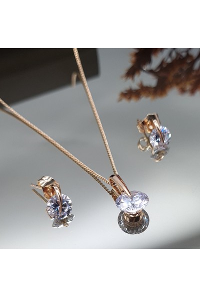 Grand-e Store Jewelry Zirkon Taşlı Disk Takım Grand-e Store Jewelry Zirkon Taşlı Disk Takım