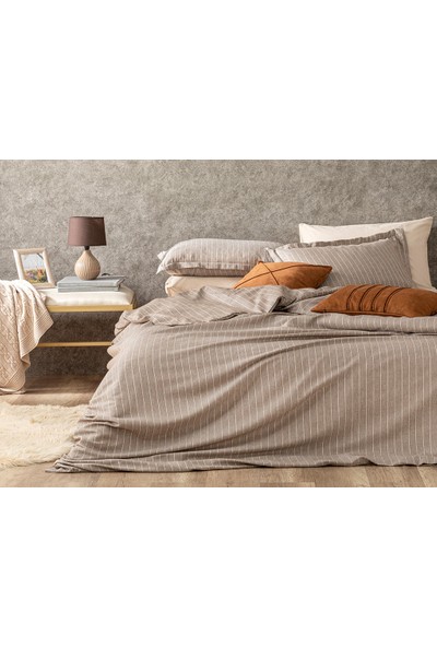 English Home Starlight Shiny Ipliği Boyalı Tek Kişilik Nevresim Takımı 160X220 cm Kahve – Gold English Home Starlight Shiny Ipliği Boyalı Tek Kişilik Nevresim Takımı 160X220 cm Kahve – Gold