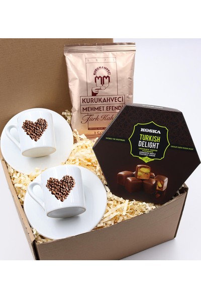 VegaGiftShop Kurukahveci Mehmet Efendi & 2'li Kahve Desenli Beyaz Fincan Takımı & Koska Lokum Hediye Seti VegaGiftShop Kurukahveci Mehmet Efendi & 2'li Kahve Desenli Beyaz Fincan Takımı & Koska Lokum Hediye Seti