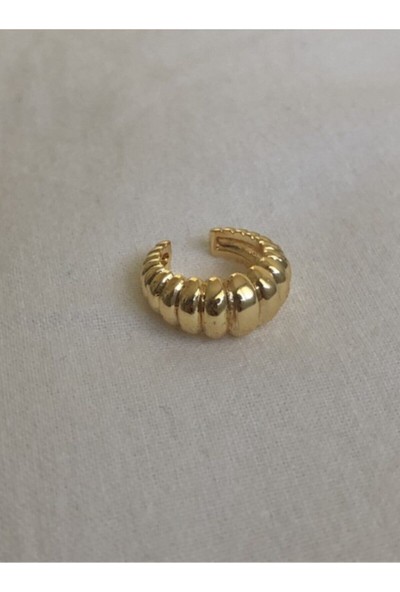 Kilig Gold Renk Vintage Kıkırdak Küpesi Kilig Gold Renk Vintage Kıkırdak Küpesi