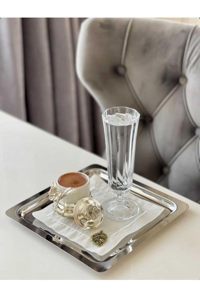Vip Kitchen Lüx Kare Sunum Tepsisi 6 Adet 21 Cm. Vip Kitchen Lüx Kare Sunum Tepsisi 6 Adet 21 Cm.
