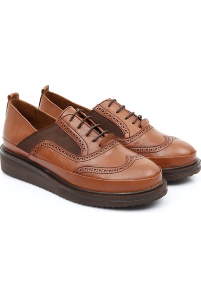 Gönderi® Gönderi(R) Hakiki Deri Yuvarlak Burun Dolgu Taban Bağcıklı Lastikli Kadın Ayakkabı 24084