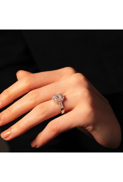 Adil Idil Kuyumculuk 14 Ayar Baget Taş Beyaz Altın Yüzük