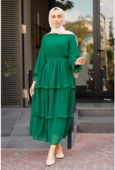 Saretex Fırfır Detaylı Kolları Büzgülü Şifon Elbise Zümrüt Saretex Fırfır Detaylı Kolları Büzgülü Şifon Elbise Zümrüt