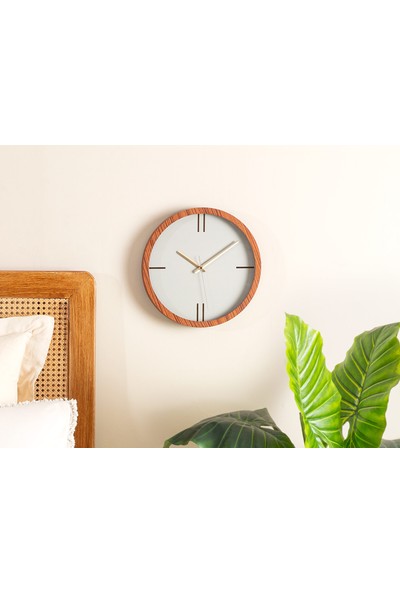 Madame Coco Delisle Duvar Saati